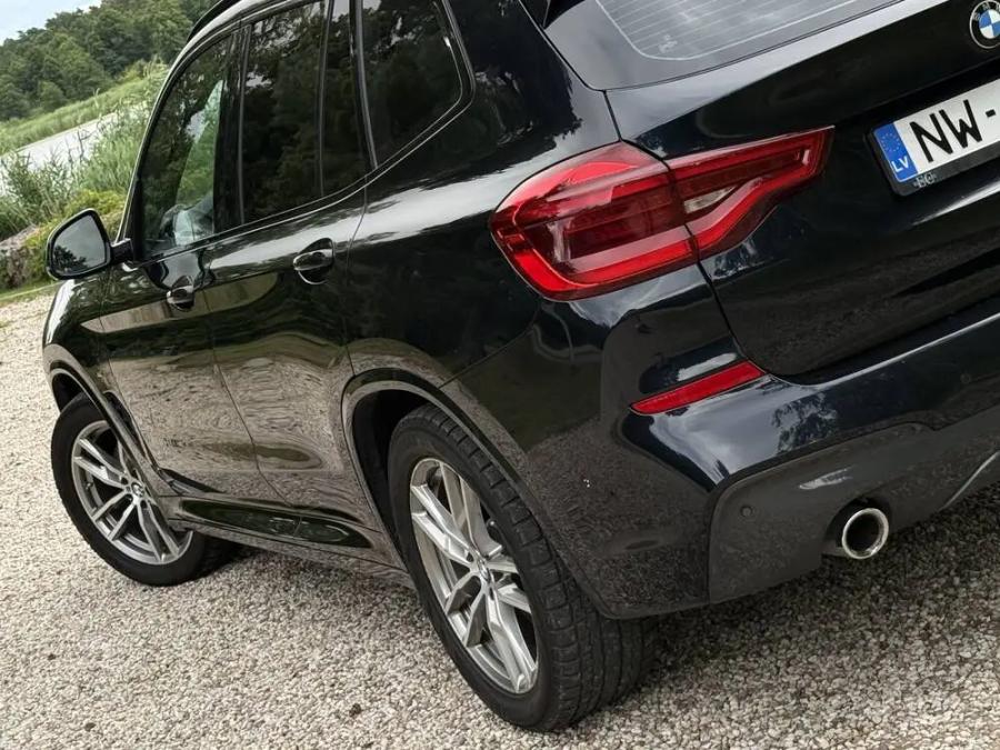 Black BMW X3 2018 in Jurmala, with an engine capacity of 3.00 L and mileage of 230 thousand km for 23950 €, photo 18 on AUTOMOTO.COM.LV