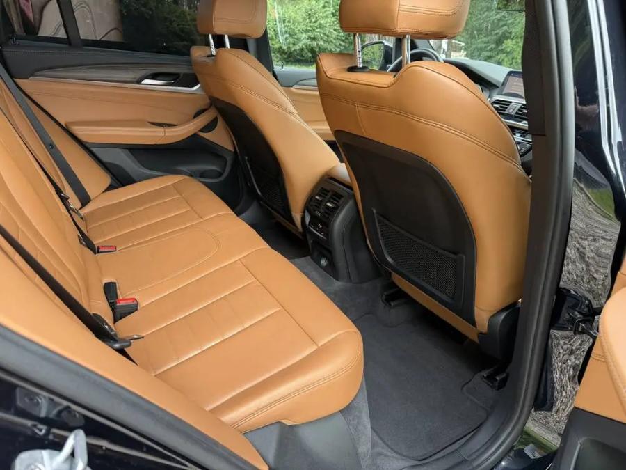 Black BMW X3 2018 in Jurmala, with an engine capacity of 3.00 L and mileage of 230 thousand km for 23950 €, photo 24 on AUTOMOTO.COM.LV