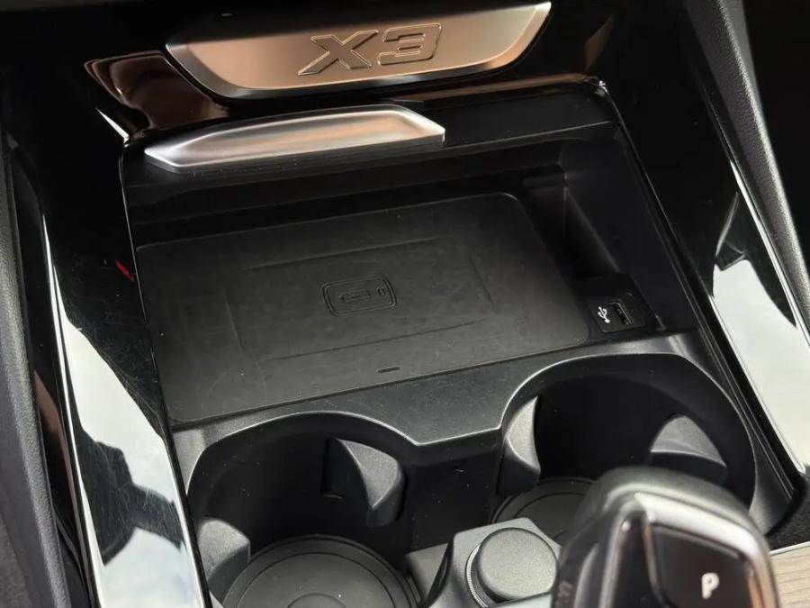 Black BMW X3 2018 in Jurmala, with an engine capacity of 3.00 L and mileage of 230 thousand km for 23950 €, photo 32 on AUTOMOTO.COM.LV