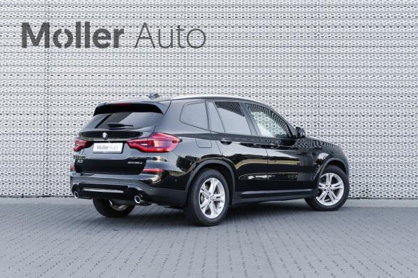 Black BMW X3 2018 in Marupe, with an engine capacity of 2.00 L and mileage of 146 thousand km for 27100 €, photo 4 on AUTOMOTO.COM.LV