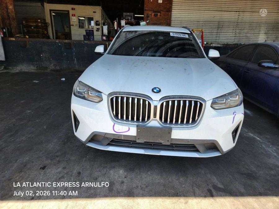 Black BMW X3 2018 in Klaipeda, with an engine capacity of 2.00 L and mileage of 140 thousand km for 13900 €, photo 4 on AUTOMOTO.COM.LV