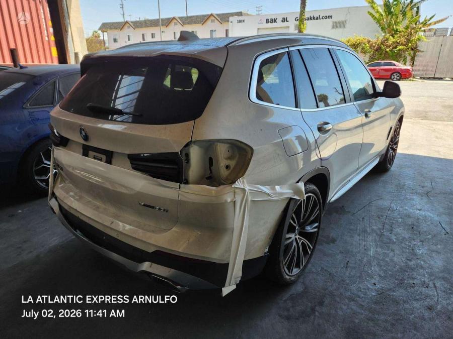Black BMW X3 2018 in Klaipeda, with an engine capacity of 2.00 L and mileage of 140 thousand km for 13900 €, photo 7 on AUTOMOTO.COM.LV