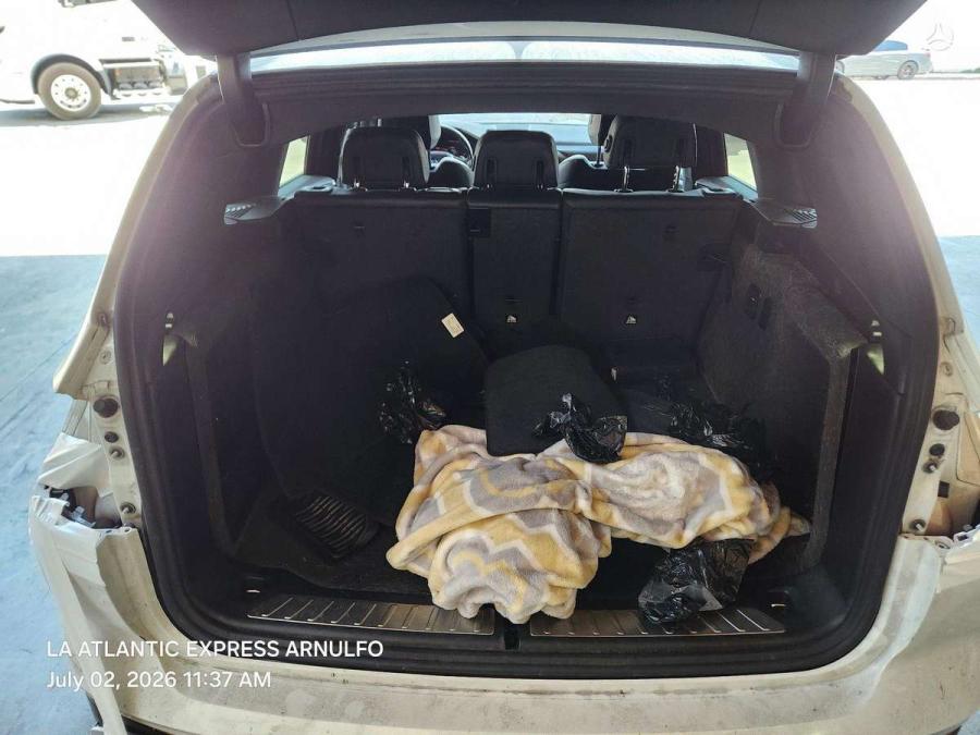 Black BMW X3 2018 in Klaipeda, with an engine capacity of 2.00 L and mileage of 140 thousand km for 13900 €, photo 16 on AUTOMOTO.COM.LV
