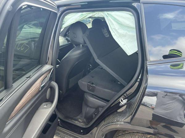 Black BMW X3 2018 in Klaipeda, with an engine capacity of 2.00 L and mileage of 155 thousand km for 12700 €, photo 10 on AUTOMOTO.COM.LV