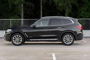 Black BMW X3 2018 in Vilnius, with an engine capacity of 2.00 L and mileage of 134 thousand km for 24700 €, photo 5 on AUTOMOTO.COM.LV