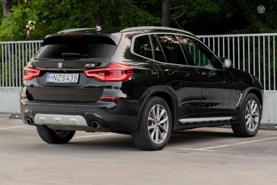 Black BMW X3 2018 in Vilnius, with an engine capacity of 2.00 L and mileage of 134 thousand km for 24700 €, photo 9 on AUTOMOTO.COM.LV
