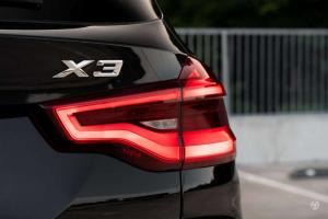 Black BMW X3 2018 in Vilnius, with an engine capacity of 2.00 L and mileage of 134 thousand km for 24700 €, photo 11 on AUTOMOTO.COM.LV