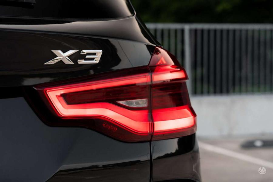 Black BMW X3 2018 in Vilnius, with an engine capacity of 2.00 L and mileage of 134 thousand km for 24700 €, photo 11 on AUTOMOTO.COM.LV