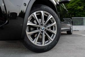 Black BMW X3 2018 in Vilnius, with an engine capacity of 2.00 L and mileage of 134 thousand km for 24700 €, photo 12 on AUTOMOTO.COM.LV