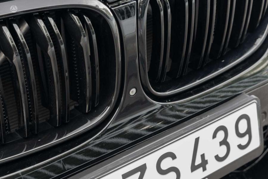 Black BMW X3 2018 in Vilnius, with an engine capacity of 2.00 L and mileage of 134 thousand km for 24700 €, photo 17 on AUTOMOTO.COM.LV