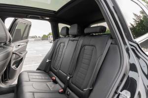 Black BMW X3 2018 in Vilnius, with an engine capacity of 2.00 L and mileage of 134 thousand km for 24700 €, photo 21 on AUTOMOTO.COM.LV
