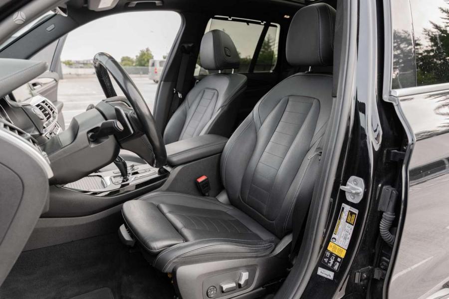 Black BMW X3 2018 in Vilnius, with an engine capacity of 2.00 L and mileage of 134 thousand km for 24700 €, photo 26 on AUTOMOTO.COM.LV
