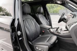 Black BMW X3 2018 in Vilnius, with an engine capacity of 2.00 L and mileage of 134 thousand km for 24700 €, photo 27 on AUTOMOTO.COM.LV