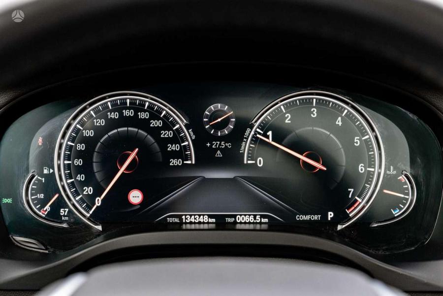 Black BMW X3 2018 in Vilnius, with an engine capacity of 2.00 L and mileage of 134 thousand km for 24700 €, photo 34 on AUTOMOTO.COM.LV