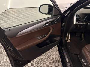 Black BMW X3 2018 in Marijampole, with an engine capacity of 2.99 L and mileage of 274 thousand km for 22350 €, photo 11 on AUTOMOTO.COM.LV