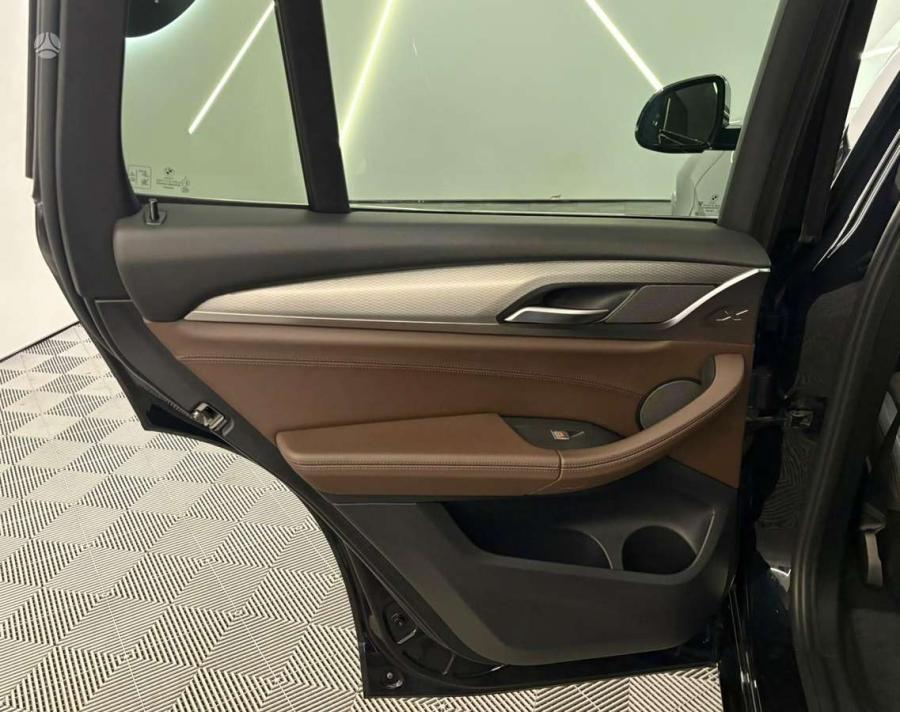 Black BMW X3 2018 in Marijampole, with an engine capacity of 2.99 L and mileage of 274 thousand km for 22350 €, photo 36 on AUTOMOTO.COM.LV