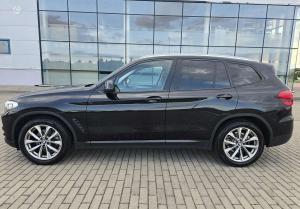 Black BMW X3 2018 in Panevezys, with an engine capacity of 2.00 L and mileage of 291 thousand km for 15999 €, photo 4 on AUTOMOTO.COM.LV
