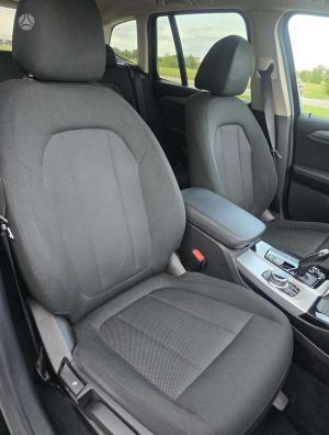 Black BMW X3 2018 in Panevezys, with an engine capacity of 2.00 L and mileage of 291 thousand km for 15999 €, photo 14 on AUTOMOTO.COM.LV