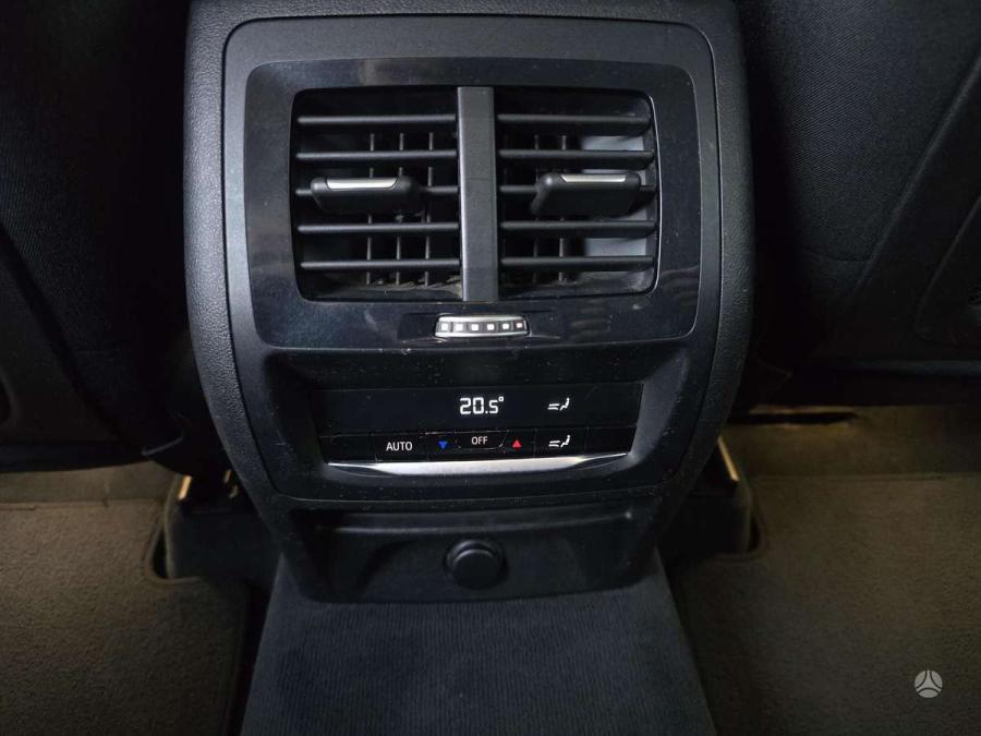 Black BMW X3 2018 in Panevezys, with an engine capacity of 2.00 L and mileage of 291 thousand km for 15999 €, photo 17 on AUTOMOTO.COM.LV