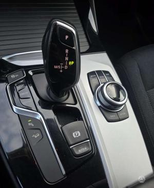 Black BMW X3 2018 in Panevezys, with an engine capacity of 2.00 L and mileage of 291 thousand km for 15999 €, photo 24 on AUTOMOTO.COM.LV