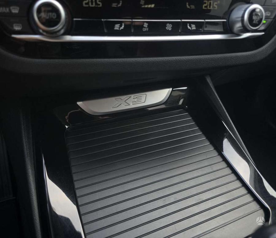 Black BMW X3 2018 in Panevezys, with an engine capacity of 2.00 L and mileage of 291 thousand km for 15999 €, photo 25 on AUTOMOTO.COM.LV