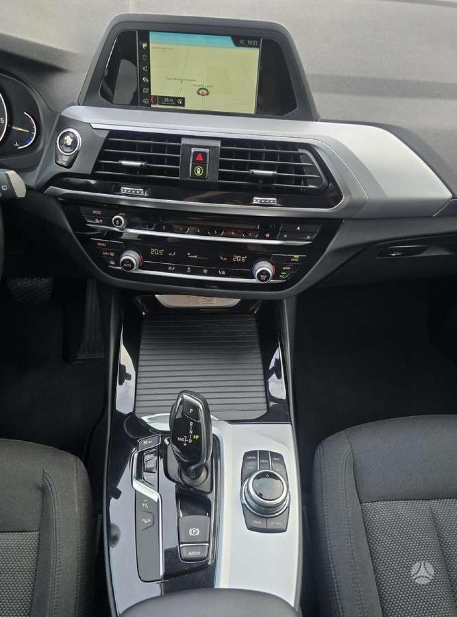 Black BMW X3 2018 in Panevezys, with an engine capacity of 2.00 L and mileage of 291 thousand km for 15999 €, photo 26 on AUTOMOTO.COM.LV