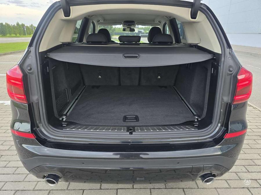 Black BMW X3 2018 in Panevezys, with an engine capacity of 2.00 L and mileage of 291 thousand km for 15999 €, photo 28 on AUTOMOTO.COM.LV
