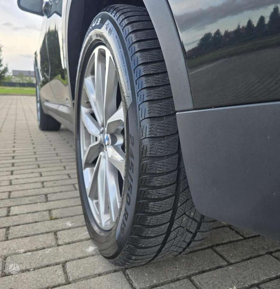Black BMW X3 2018 in Panevezys, with an engine capacity of 2.00 L and mileage of 291 thousand km for 15999 €, photo 32 on AUTOMOTO.COM.LV