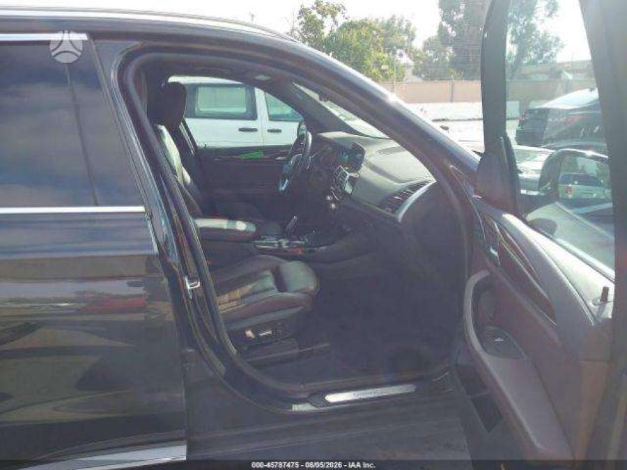 Black BMW X3 2018 in Klaipeda, with an engine capacity of 0.00 L and mileage of 68 thousand km for 9800 €, photo 6 on AUTOMOTO.COM.LV