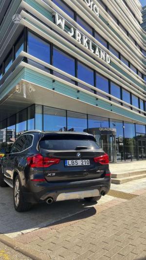 Black BMW X3 2018 in Vilnius, with an engine capacity of 2.00 L and mileage of 168 thousand km for 23900 €, photo 3 on AUTOMOTO.COM.LV