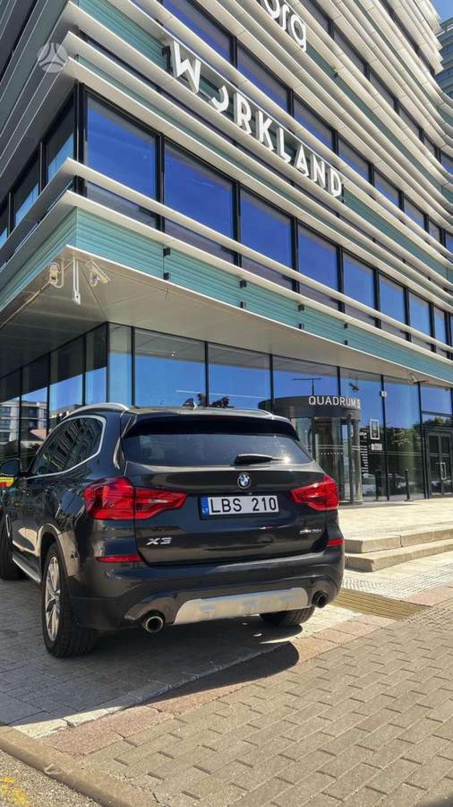 Black BMW X3 2018 in Vilnius, with an engine capacity of 2.00 L and mileage of 168 thousand km for 23900 €, photo 3 on AUTOMOTO.COM.LV