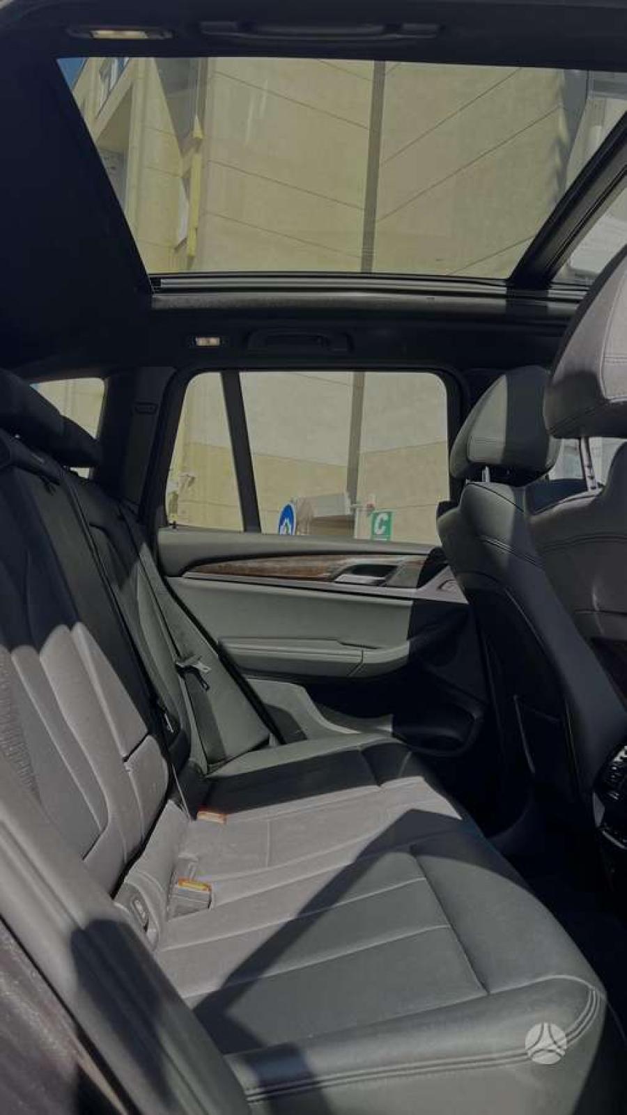 Black BMW X3 2018 in Vilnius, with an engine capacity of 2.00 L and mileage of 168 thousand km for 23900 €, photo 8 on AUTOMOTO.COM.LV