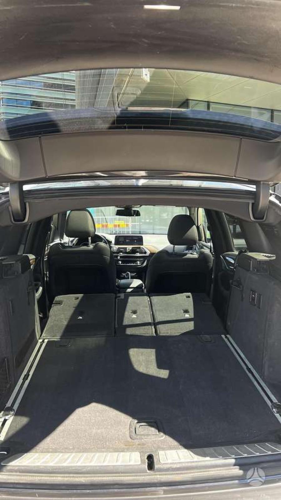 Black BMW X3 2018 in Vilnius, with an engine capacity of 2.00 L and mileage of 168 thousand km for 23900 €, photo 10 on AUTOMOTO.COM.LV