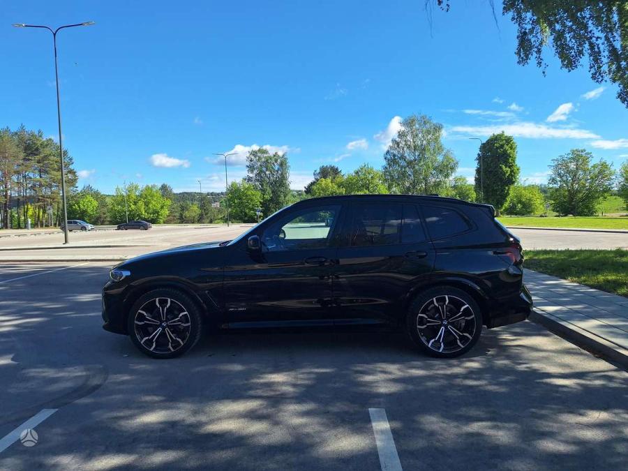 Black BMW X3 2018 in Kaunas, with an engine capacity of 2.00 L and mileage of 64 thousand km for 23500 €, photo 7 on AUTOMOTO.COM.LV