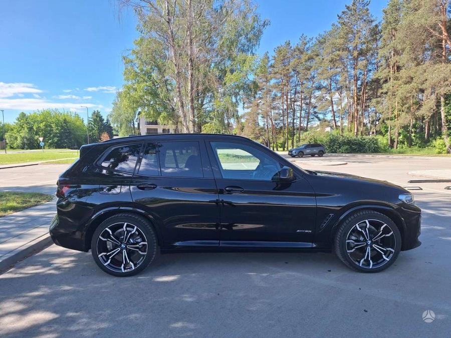 Black BMW X3 2018 in Kaunas, with an engine capacity of 2.00 L and mileage of 64 thousand km for 23500 €, photo 8 on AUTOMOTO.COM.LV