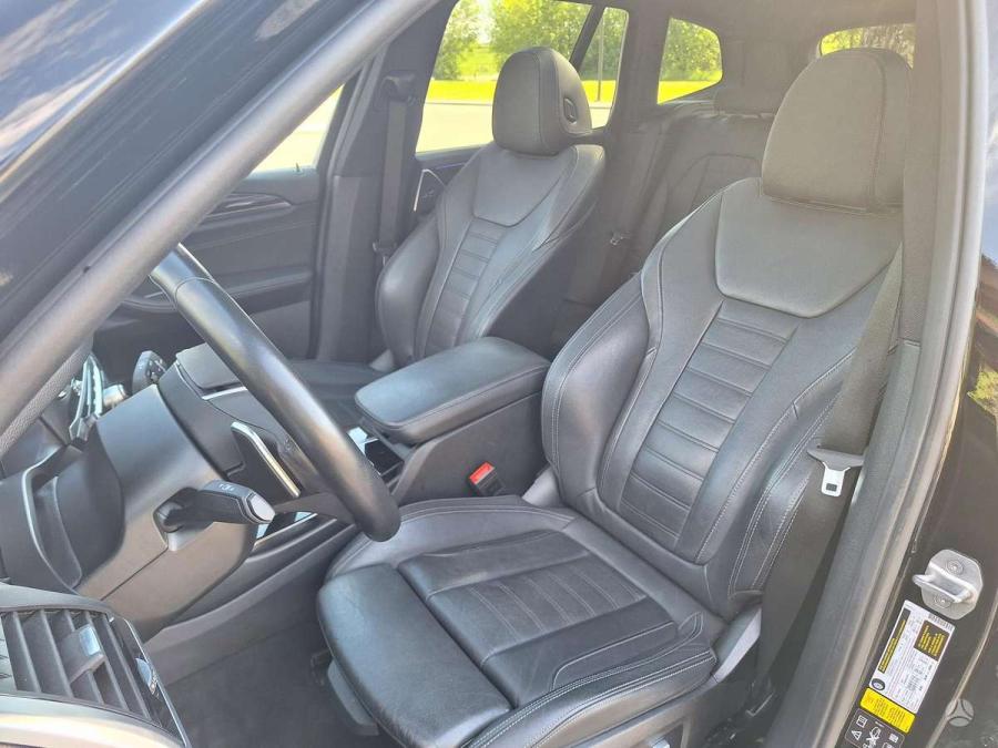 Black BMW X3 2018 in Kaunas, with an engine capacity of 2.00 L and mileage of 64 thousand km for 23500 €, photo 13 on AUTOMOTO.COM.LV
