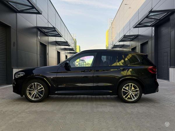 Black BMW X3 2018 in Vilnius, with an engine capacity of 2.99 L and mileage of 246 thousand km for 23600 €, photo 7 on AUTOMOTO.COM.LV