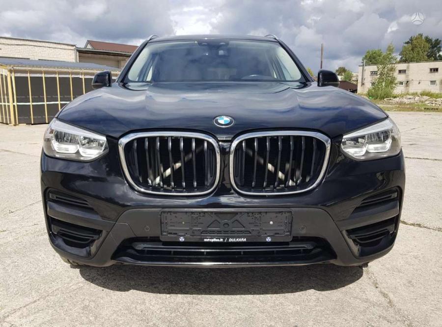 Black BMW X3 2018 in Siauliai, with an engine capacity of 2.00 L and mileage of 185 thousand km for 16800 €, photo 3 on AUTOMOTO.COM.LV