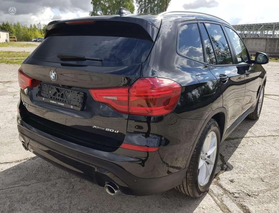 Black BMW X3 2018 in Siauliai, with an engine capacity of 2.00 L and mileage of 185 thousand km for 16800 €, photo 5 on AUTOMOTO.COM.LV
