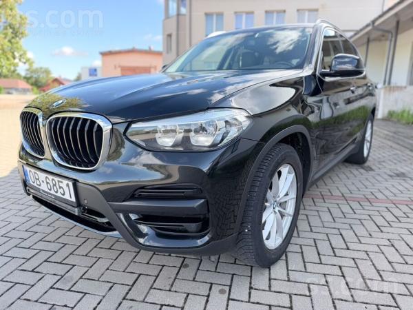 Black BMW X3 2018 in Rezekne, with an engine capacity of 2.00 L and mileage of 212 thousand km for 17500 €, photo 4 on AUTOMOTO.COM.LV