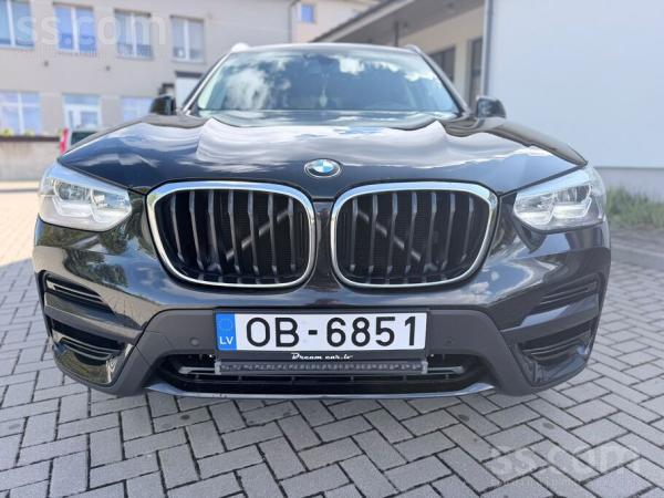 Black BMW X3 2018 in Rezekne, with an engine capacity of 2.00 L and mileage of 212 thousand km for 17500 €, photo 9 on AUTOMOTO.COM.LV