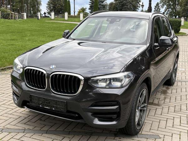 Black BMW X3 2018 in Kaunas, with an engine capacity of 2.99 L and mileage of 190 thousand km for 18990 €, photo 4 on AUTOMOTO.COM.LV