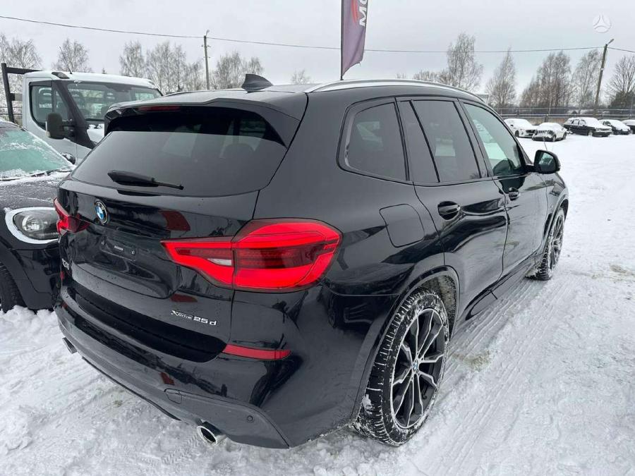 Black BMW X3 2019 in Panevezys, with an engine capacity of 2.00 L and mileage of 137 thousand km for 25047 €, photo 5 on AUTOMOTO.COM.LV