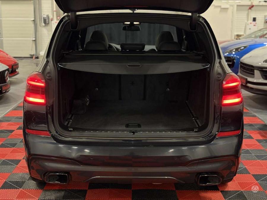 Black BMW X3 2019 in Vilnius, with an engine capacity of 2.99 L and mileage of 150 thousand km for 30000 €, photo 31 on AUTOMOTO.COM.LV