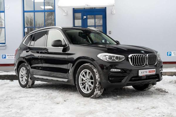 Black BMW X3 2019 in Vilnius, with an engine capacity of 2.99 L and mileage of 212 thousand km for 23200 €, photo 4 on AUTOMOTO.COM.LV