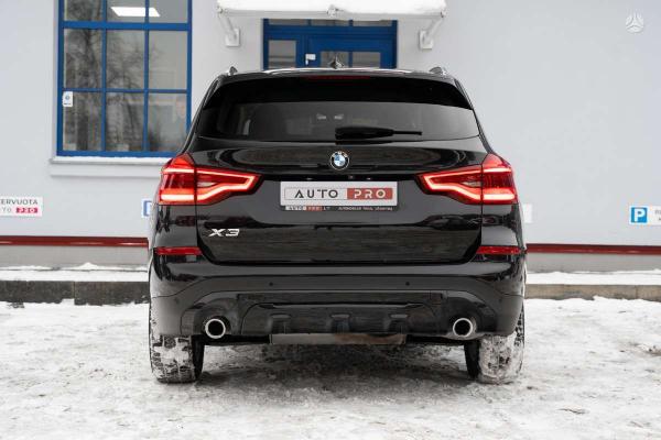 Black BMW X3 2019 in Vilnius, with an engine capacity of 2.99 L and mileage of 212 thousand km for 23200 €, photo 8 on AUTOMOTO.COM.LV