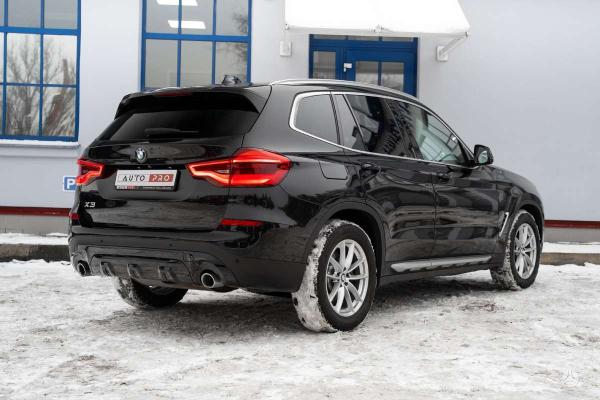 Black BMW X3 2019 in Vilnius, with an engine capacity of 2.99 L and mileage of 212 thousand km for 23200 €, photo 9 on AUTOMOTO.COM.LV