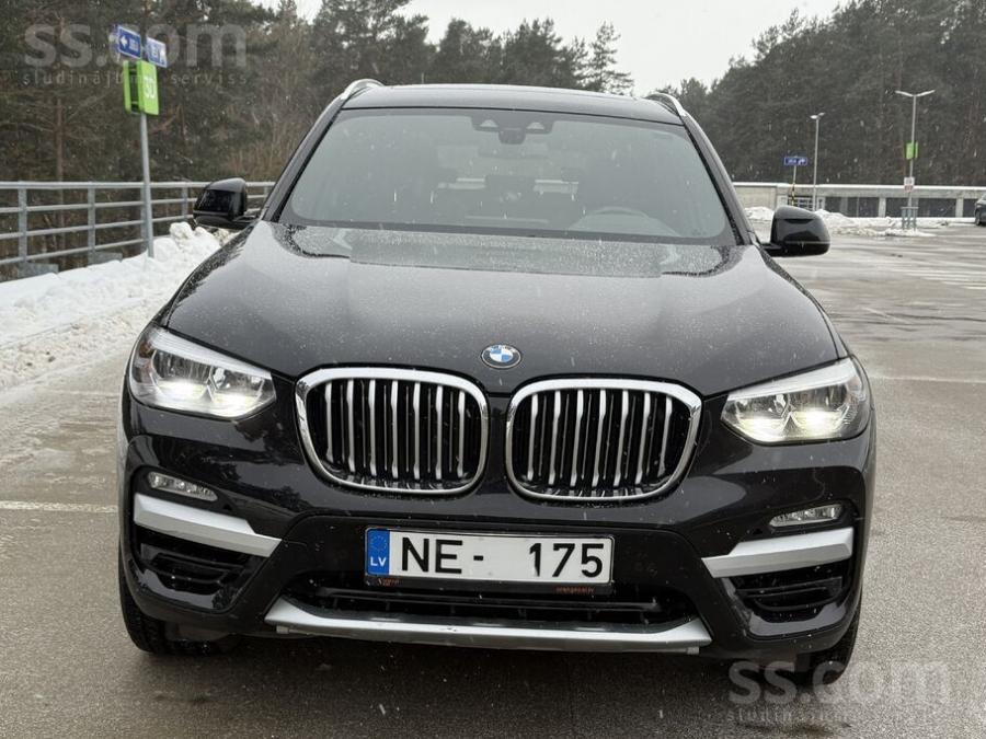 Black BMW X3 2019 in Riga, with an engine capacity of 2.00 L and mileage of 116 thousand km for 21500 €, photo 3 on AUTOMOTO.COM.LV