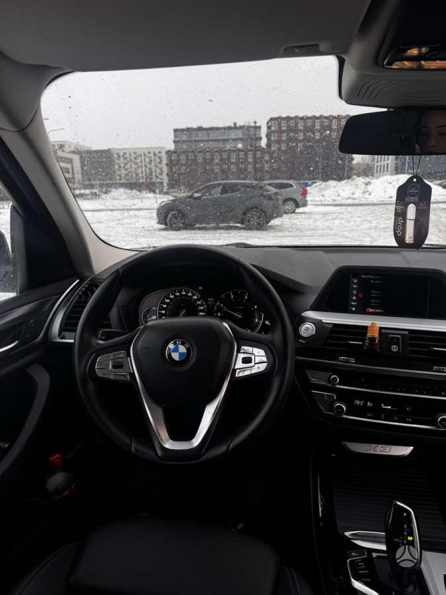 Black BMW X3 2019 in Vilnius, with an engine capacity of 2.00 L and mileage of 132 thousand km for 22500 €, photo 10 on AUTOMOTO.COM.LV