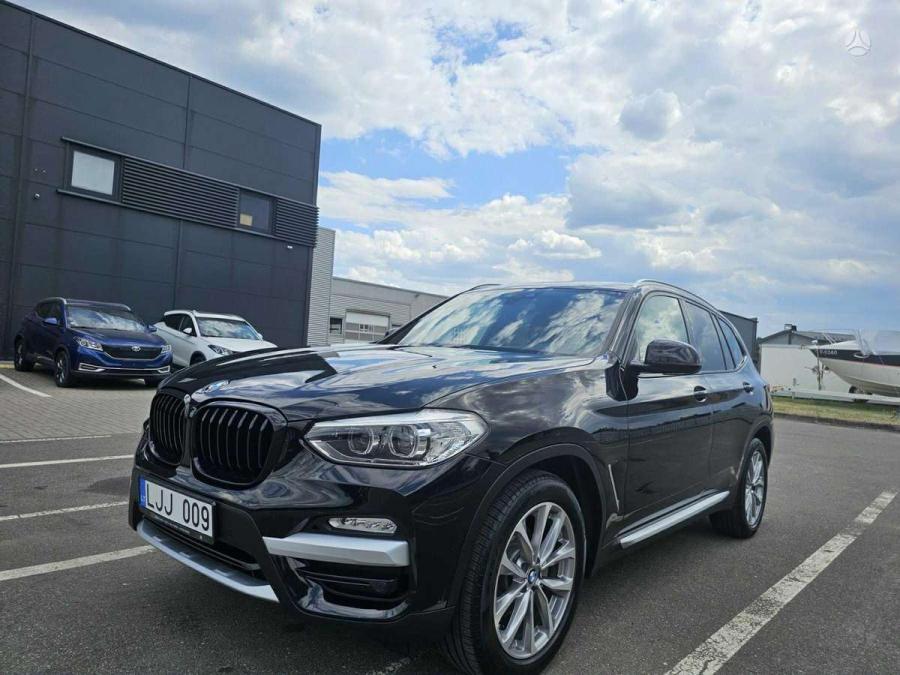 Black BMW X3 2019 in Trakai, with an engine capacity of 2.00 L and mileage of 166 thousand km for 23500 €, photo 2 on AUTOMOTO.COM.LV